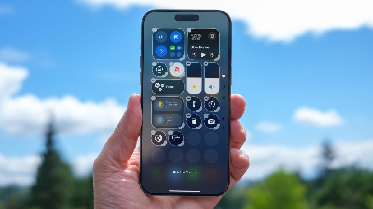 7 Settings Every iPhone User Should Change After Installing iOS 18